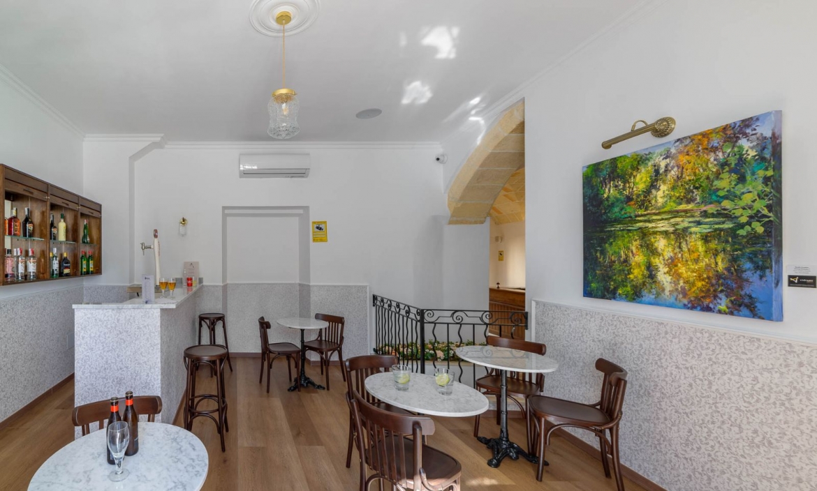 Honesty Bar | Seranova Luxury Hotel | Official website